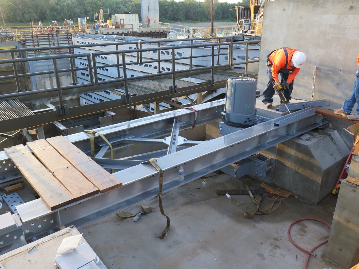 Executing Major Rehab on an Existing Lock in 105 Days